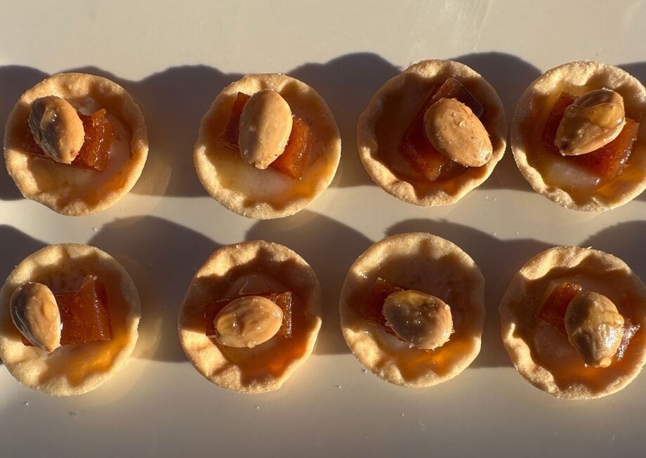 Mini Tartlets with Cheese and Quince – Sweet & Savory Treat